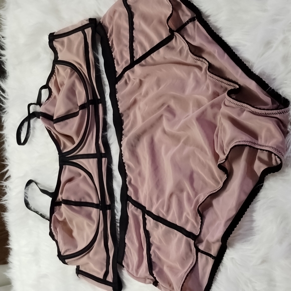 torrid curves | Intimates & Sleepwear | Torrid Curves Panty And Bra Set ...